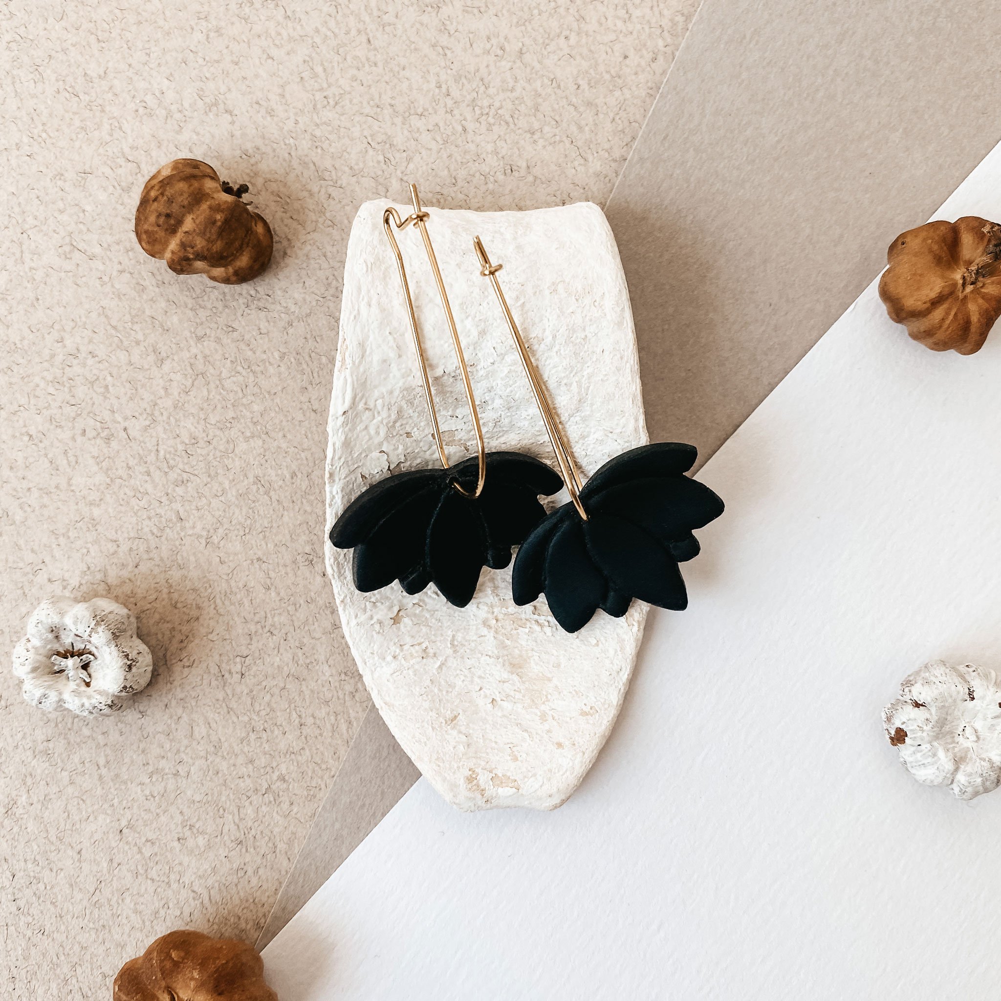 Cercei din lut - Black Lotus - Marai