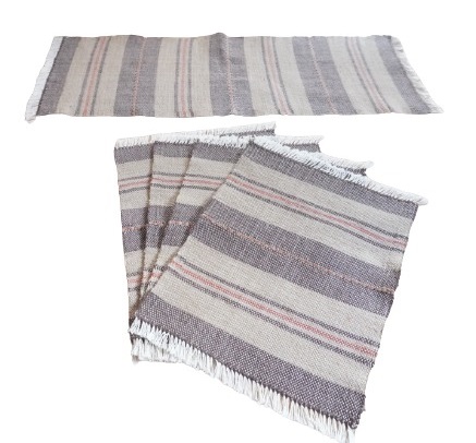 Set suporturi pentru farfurie si traversa - Maro-Bej - Isabela Tudose Popa